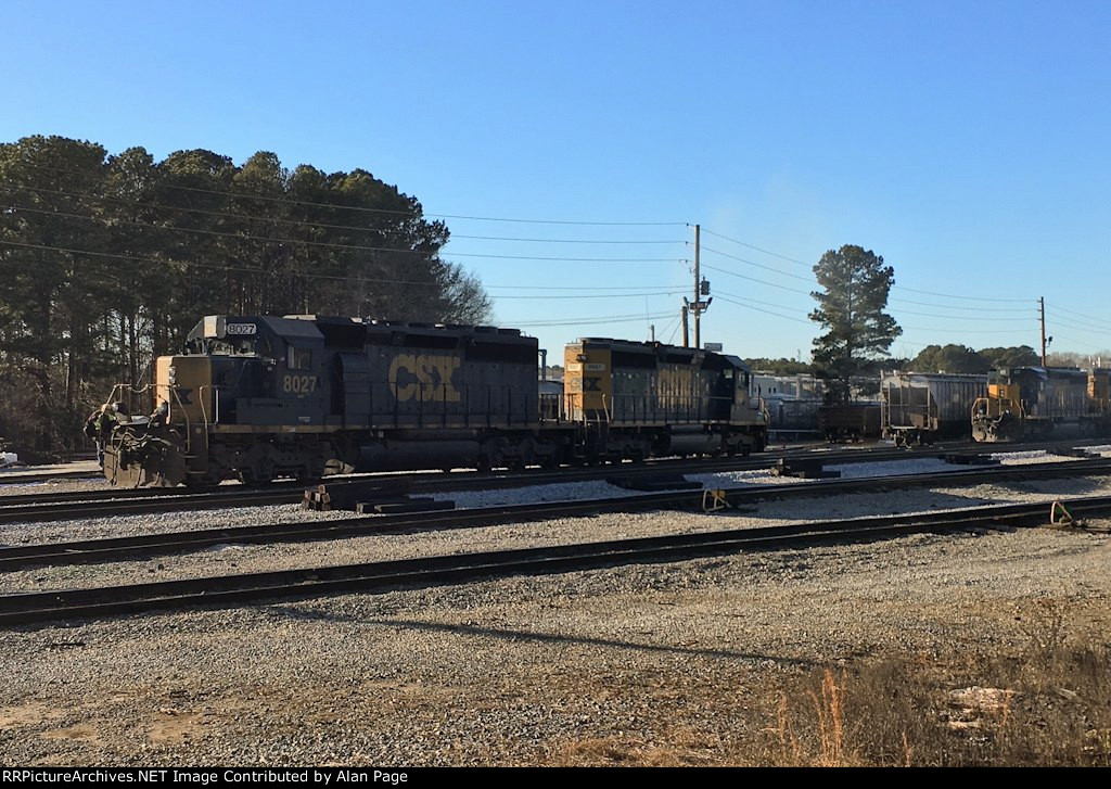 CSX SD40-2’s 8027 and 8887 getting ready to work